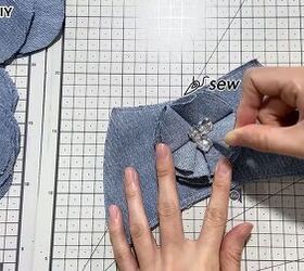 Cute DIY Slippers Tutorial: How to Make Slippers From Old Jeans | Upstyle