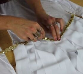 Get Your Figure Skates On With This Fun DIY Tonya Harding Costume | Upstyle