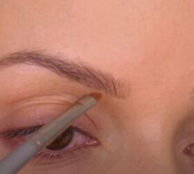 How to Do '60s Hair & Makeup, From Winged Liner to a Cute Headscarf ...