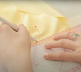 A Simple Beginner's Guide to How to Make a Dart in Sewing | Upstyle