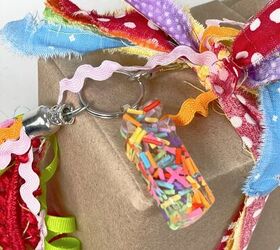 The Easiest Way to Make a Resin Charm | Upstyle