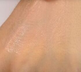 How to Stop Foundation From Separating With 1 Simple Trick | Upstyle