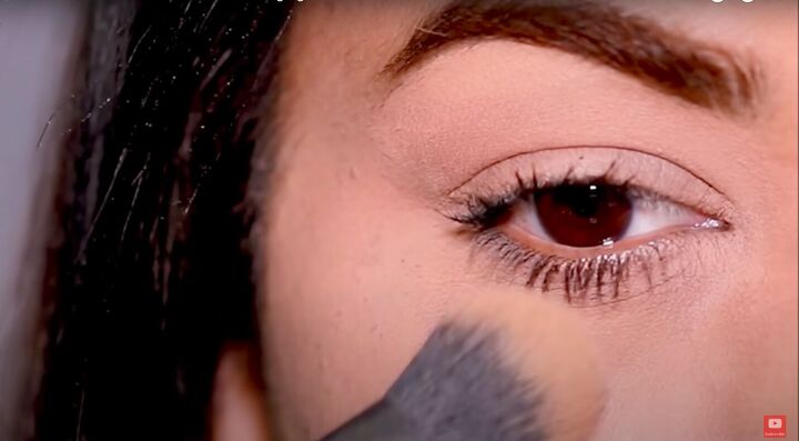 How To Stop Mascara From Smudging Easy Makeup Tips And Tricks Upstyle