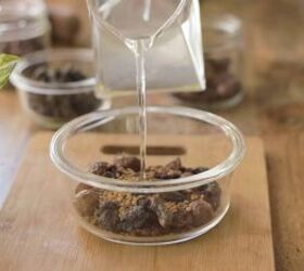 5 Natural Ways to Wash Hair Without Shampoo | Upstyle