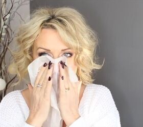 How to Touch Up Makeup: The Best Way to Refresh Foundation | Upstyle