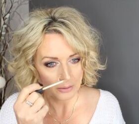 How to Touch Up Makeup: The Best Way to Refresh Foundation | Upstyle