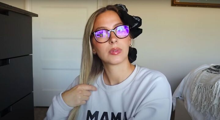 Heatless Curls With Socks Vs Scrunchies Which Method Is Better Upstyle