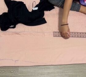 How to Make a Cozy Sherpa Robe Out of a $5 Walmart Blanket | Upstyle