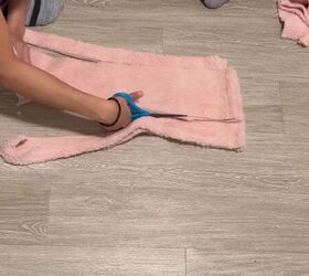 How to Make a Cozy Sherpa Robe Out of a $5 Walmart Blanket | Upstyle