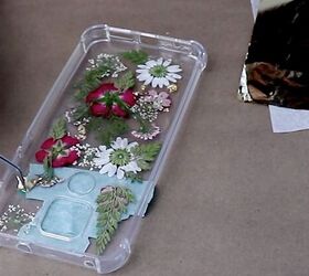 How to Easily Make a Pretty Pressed Flower Phone Case For Spring | Upstyle