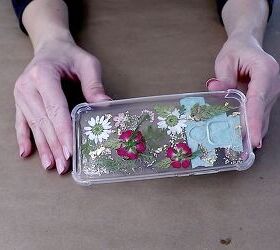 How to Easily Make a Pretty Pressed Flower Phone Case For Spring | Upstyle
