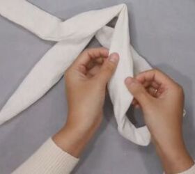 How to Make a Cute DIY Scrunchie Headband With Linen Fabric | Upstyle