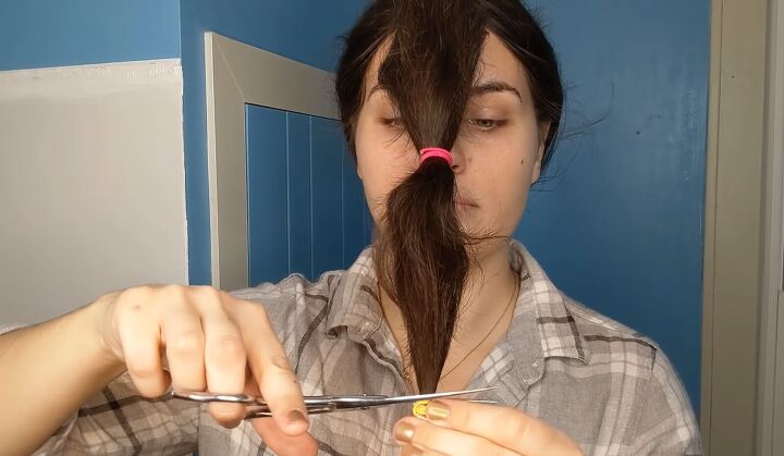 How To Easily Do A Diy Curly Haircut With Layers In 8 Simple Steps Upstyle