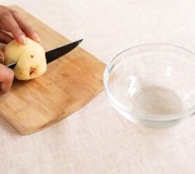 Easy DIY Under Eye Patches From Ingredients You Already Have | Upstyle