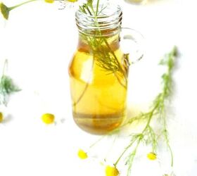 Chamomile Tea Hair Rinse and Its Alterations for Glowing Hair | Upstyle