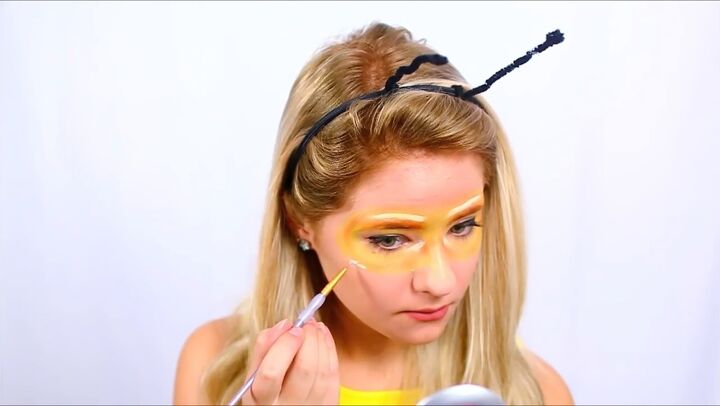 3 Cute and Easy Snapchat Halloween Costumes | Upstyle 3 Cute and Easy Snapchat Halloween Costumes | Upstyle