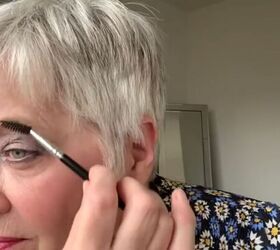 Easy Beauty Tutorial: How to Fill in Sparse Eyebrows for Older Women ...