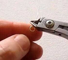 How to DIY a Cute and Easy Button Necklace | Upstyle