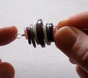 How to DIY a Cute and Easy Button Necklace | Upstyle