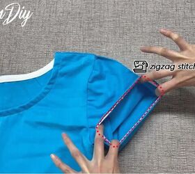 How to Cut a T-shirt into a Cute Crop Top | Upstyle