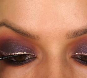 Super Glam Christmas Berry Eye Makeup Tutorial | Upstyle