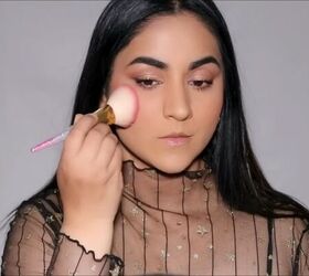 How to Apply Gold Shimmer Eyeshadow on Mature Skin | Upstyle