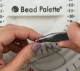 How to DIY a Cute 90's Choker Necklace | Upstyle