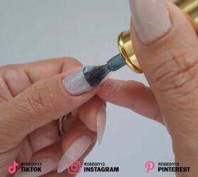 How to DIY These Awesome Gel Sea Blue Nails | Upstyle