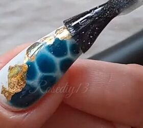 How to DIY Cute Blue and Gold Tortoiseshell Nails | Upstyle