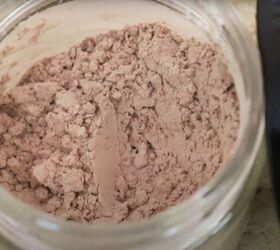 How to DIY an Easy Dry Shampoo | Upstyle