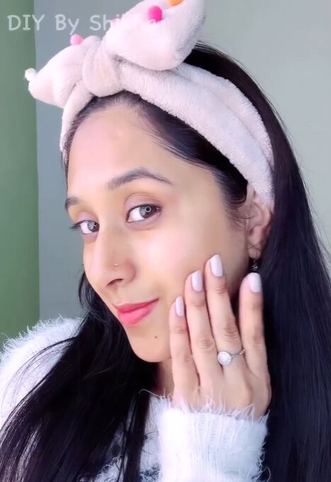 Tutorial How To Properly Massage Your Face At Home Upstyle