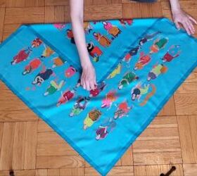 3 Fun Ways to Wear a Silk Scarf on the Neck | Upstyle