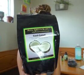 How to DIY an Easy Coffee Scrub for Cellulite | Upstyle
