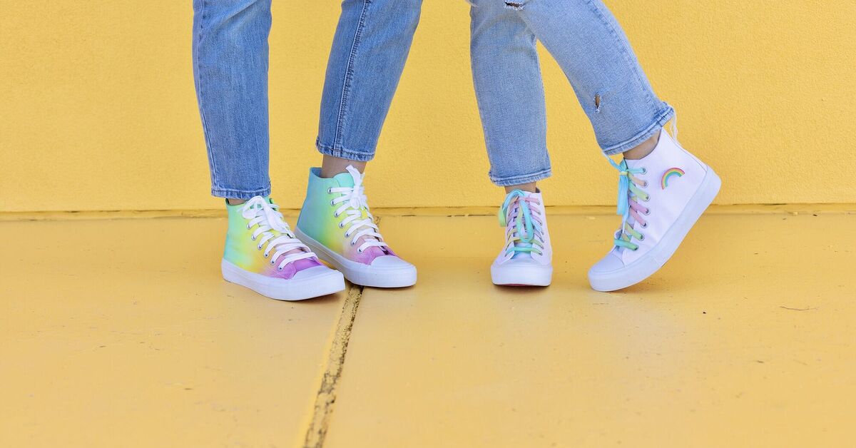 How To Tie Dye Shoes Diy Rainbow Sneakers Upstyle