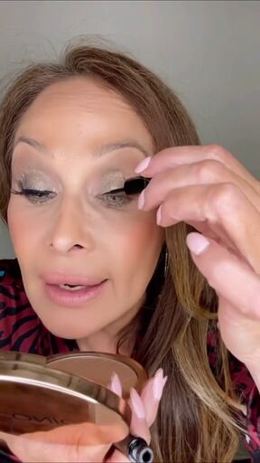 Easy Tips for Applying and Removing Magnetic Lashes | Upstyle Easy Tips for Applying and Removing Magnetic Lashes | Upstyle