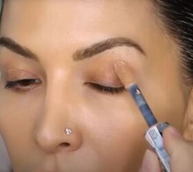 Easy Eyeshadow Hacks: How to Apply Eyeshadow Like a Pro | Upstyle