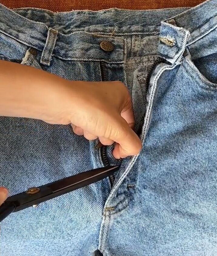 How to Fix a Broken Zipper | Upstyle How to Fix a Broken Zipper | Upstyle