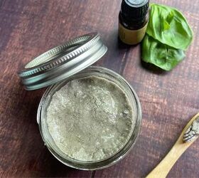 DIY Recipe: How to Make Your Own Homemade Toothpaste | Upstyle