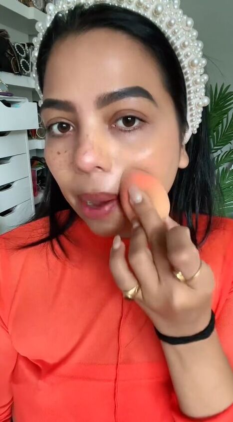 How I Give Myself Fake Freckles Upstyle