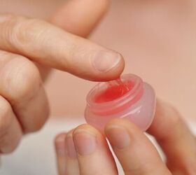 How to DIY a Hydrating Lip Mask, Perfect for Thin and Dry Lips | Upstyle