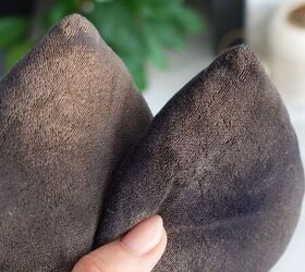 How to Clean Your Powder Puff s to Prevent Breakouts | Upstyle