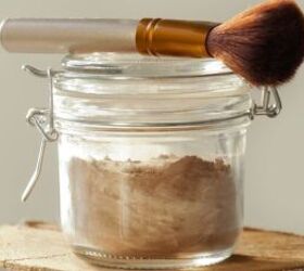 How to DIY Your Own Dry Shampoo From Corn Starch | Upstyle